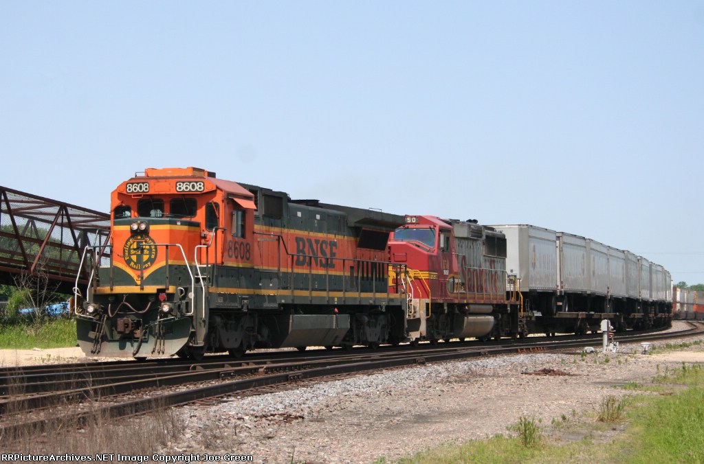 BNSF 8608